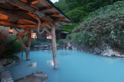 "This is Japan," a hot spring with a breathtaking views made possible ...