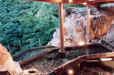 "This is Japan," a hot spring with a breathtaking views made possible ...