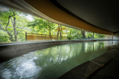 "This is Japan," a hot spring with a breathtaking views made possible ...